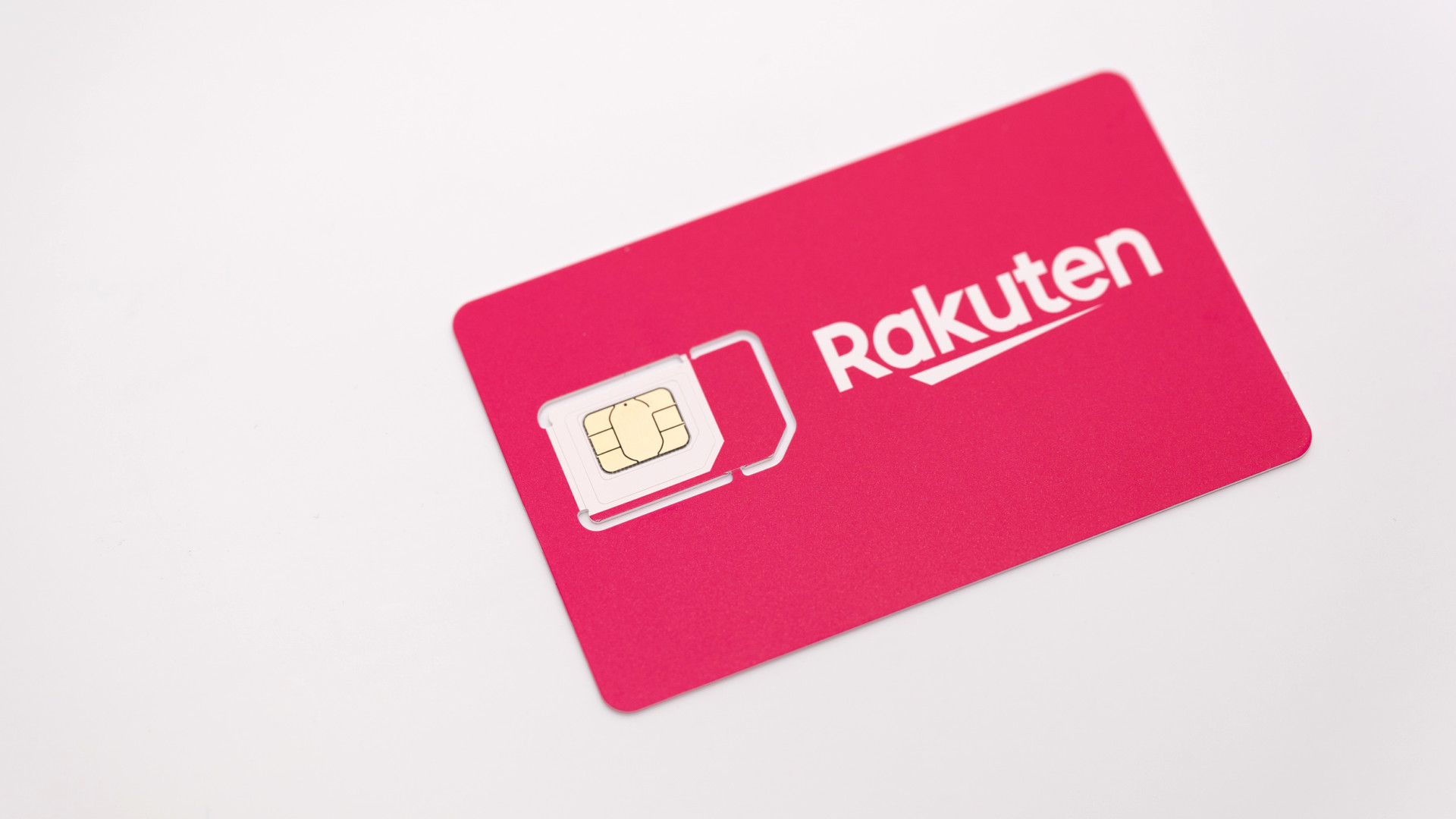 rabbit r1が届く前に入れるSIMを何にするか考える | ガジェットショット