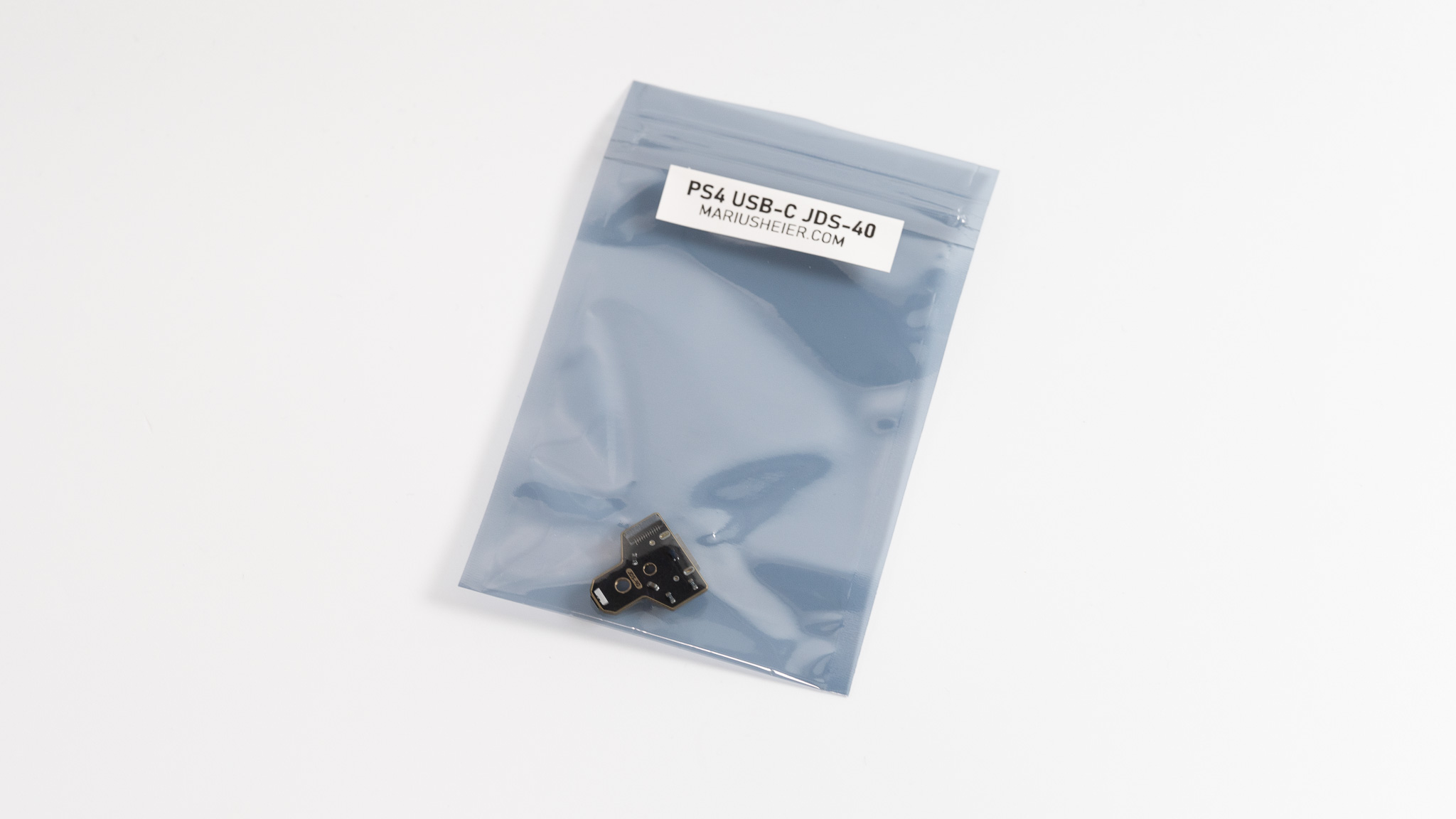 PS4用DUALSHOCK 4のパーツを交換しmicroUSB→USB-C化する方法 | ガジェットショット