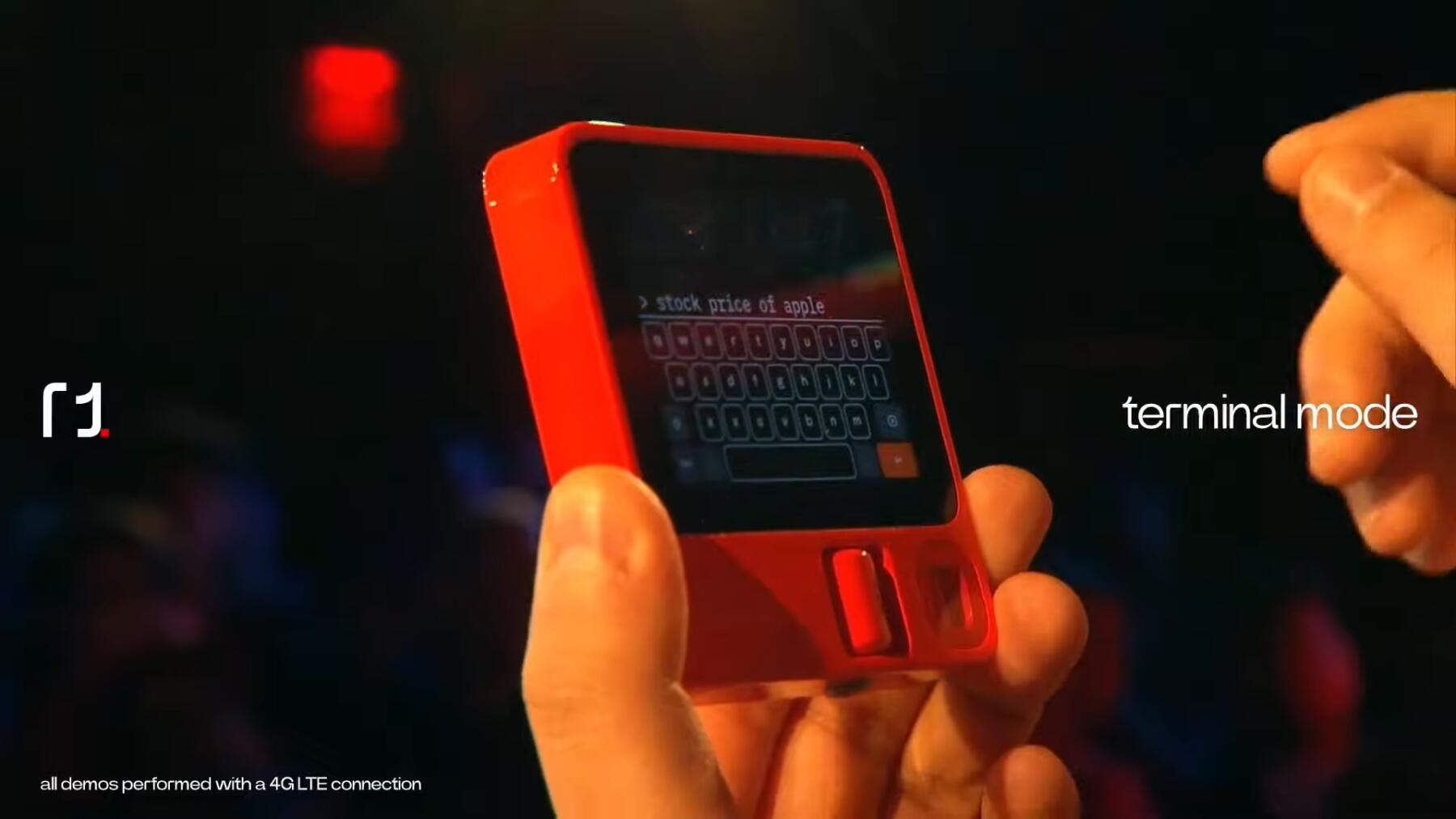 rabbit r1が届く前に入れるSIMを何にするか考える | ガジェットショット